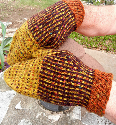 Ravelry: Dot Dash Mittens pattern by Martha Ellis