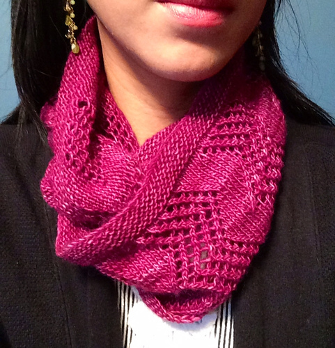 Ravelry: Atwood Infinity Scarf pattern by Sarah Eyre