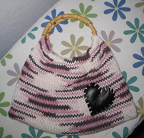 Ravelry: Funky Purse pattern by Suss Cousins