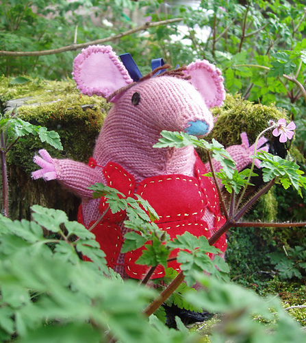 Ravelry: Clangers pattern by Oliver Postgate (& wife)