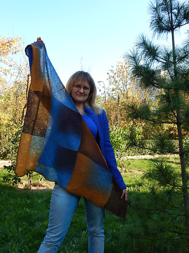 Ravelry: horoshogromko's Danube DK Mitered Diamond Shawl