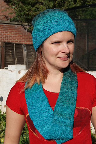 Ravelry: Brocade hat pattern by Alice Doggrell