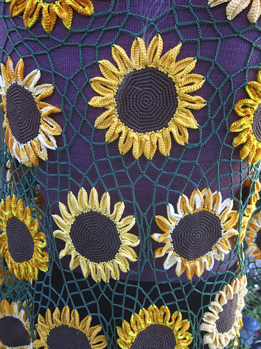 Ravelry: Sunflower Motif pattern by Regina Rioux
