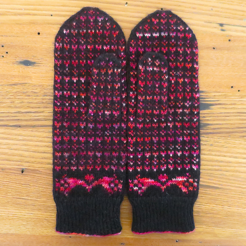 Ravelry: Austria Mittens pattern by Kathy Lewinski