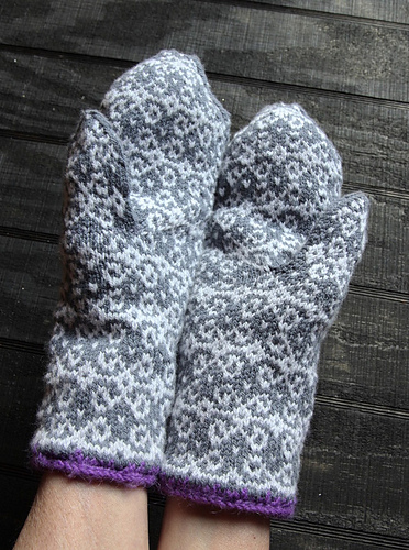 Ravelry: ItalianDishKnits' Tapestry Mittens
