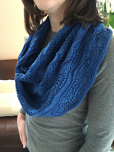 Ravelry: Aurelia Cowl pattern by Hilary Smith Callis