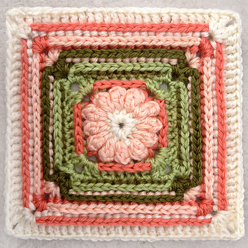Ravelry: MamaMellie's Bobbly Flower Square