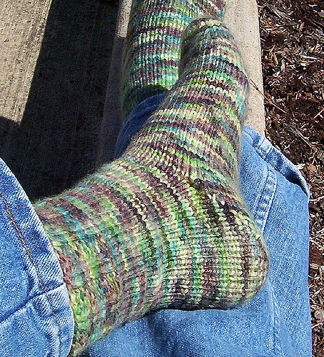 Ravelry: Cuff-down Short-Row Heel Socks pattern by Sofia Leo