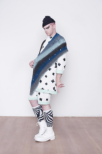 Ravelry: Dotted Rays (self striping) pattern by Stephen West