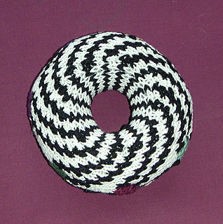 Ravelry: edge-y K_7 on a torus pattern by sarah-marie belcastro