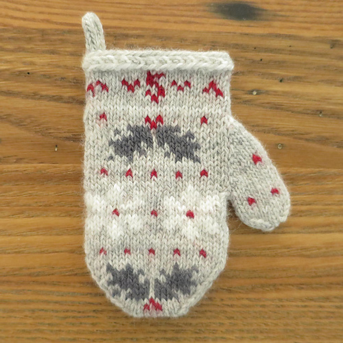 Ravelry: Mitten Garland Advent Calendar pattern by Kathy Lewinski