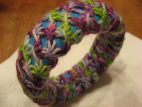 Ravelry: Swatch Bangle pattern by Mimsie