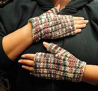 Ravelry: Simple Top-Down Mitts pattern by CJ Bagaria