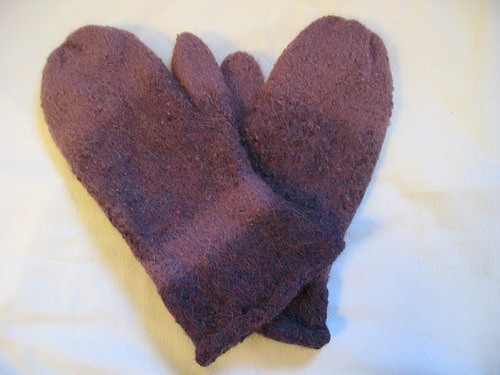 Ravelry: 103-32 Felted mittens pattern by DROPS design