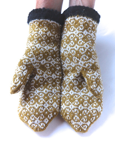 Ravelry: ItalianDishKnits' Honey Tapestry Mittens