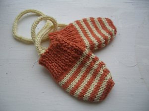 Ravelry: Mini Mittens pattern by Zoë Mellor
