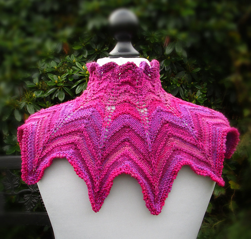 Ravelry: Dragon Cowl pattern by Beyenburgerin Design