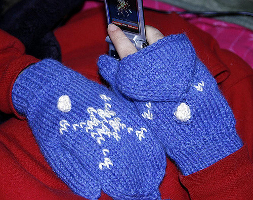 Ravelry: Flip Top Mittens pattern by Debbie Bliss