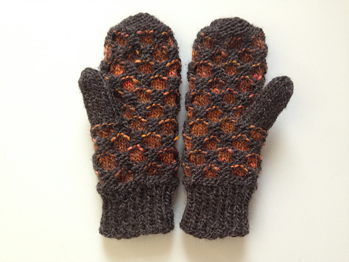 Ravelry: Chunky Newfoundland Mittens pattern by Carol Thorsteinson