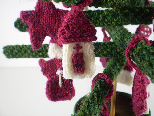 Ravelry: Needle Tree 11 Tall House pattern by Frankie Brown