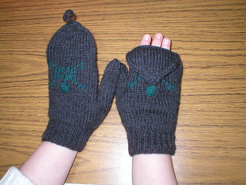Ravelry: Flip Top Mittens pattern by Debbie Bliss