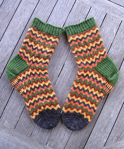 Ravelry: Ric Rac Scrap Socks pattern by KnittyMelissa