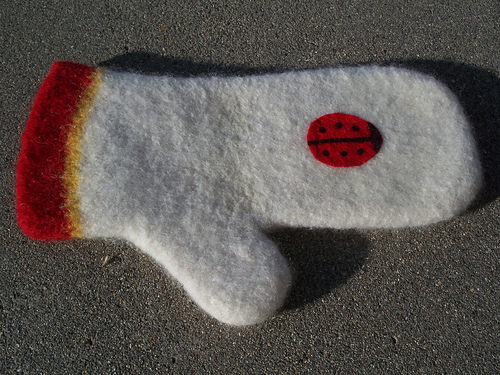 Ravelry: Felted Mitten - Keep your hands COOL pattern by Dances with Wool