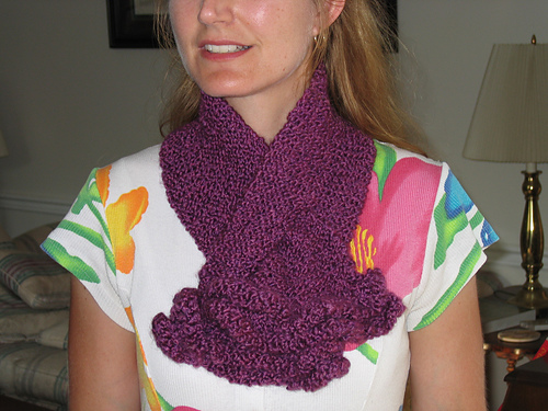 Ravelry: Ruffled neck scarf pattern by Rebecca Wat