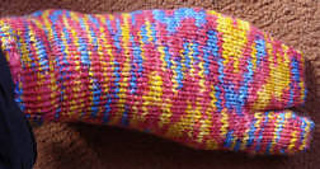 Ravelry: tabi socks pattern by Bronwyn Lowenthal