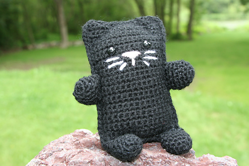 Ravelry: Amigurumi Cat pattern by Lion Brand Yarn