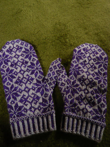 Ravelry: Nordic Stars pattern by Shannon Okey