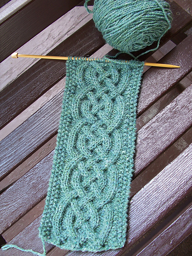 Ravelry: Interlocking Crosses pattern by Harmony Guides