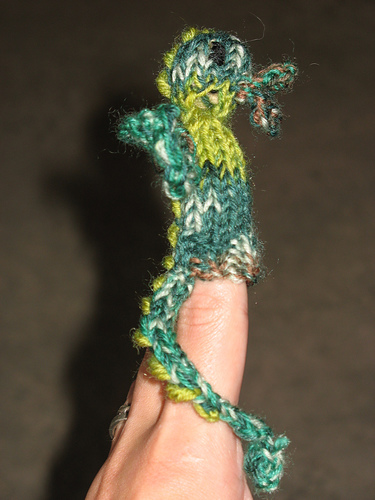 Ravelry: Phoenix and Dragon Finger Puppets pattern by carinbrat