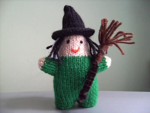 Ravelry: The Witty Knits: The Witch pattern by Jean Greenhowe