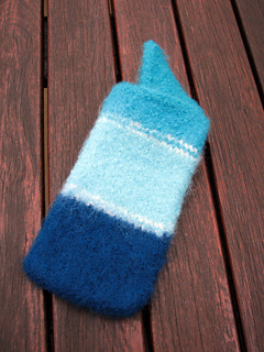 Ravelry: Knitted and Felted Glasses Case pattern by Lisa Ashton