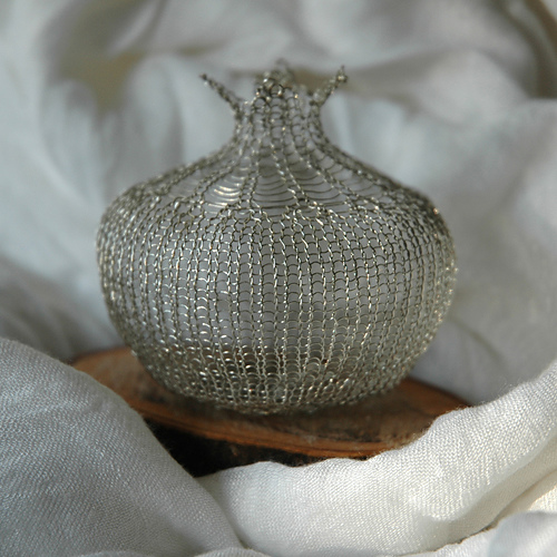 Ravelry: how to create my stunning poms pattern by Yael Falk