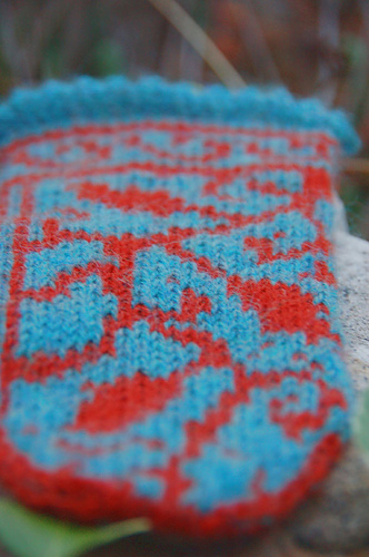 Ravelry: Vineland Mittens pattern by Jody McKinley