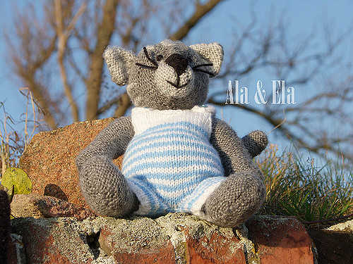 Ravelry: Knitted tabby cat family pattern by Better Homes and Gardens