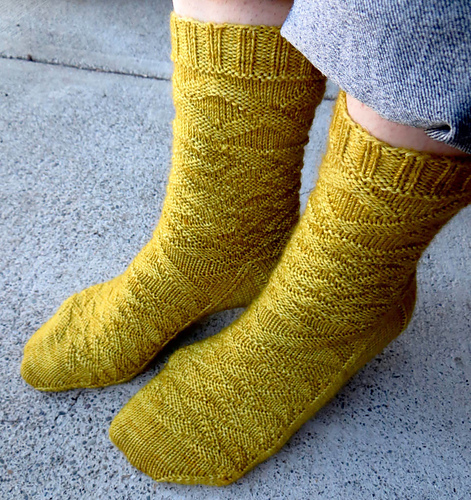 Ravelry: Ravenna Socks pattern by verybusymonkey