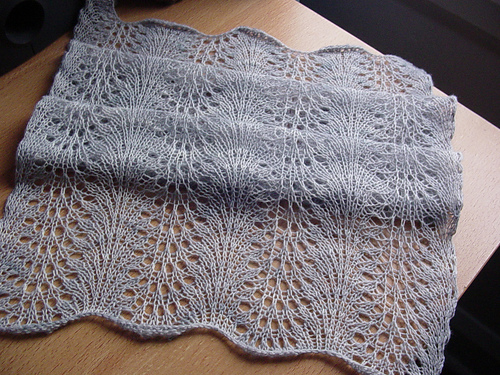 Ravelry: Feather and Fan Short Scarf pattern by Kelly Faller