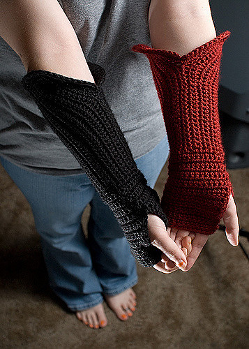 Ravelry: Gauntlet Style Fingerless Gloves pattern by Nichole Verville