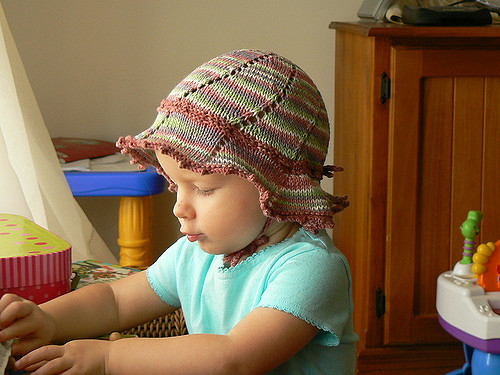 Ravelry: Pinwheel Sun Hat (8ply or DK version) pattern by StitchyMama