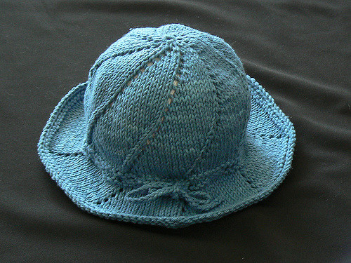 Ravelry: Pinwheel Sun Hat (10ply or Worsted version) pattern by StitchyMama
