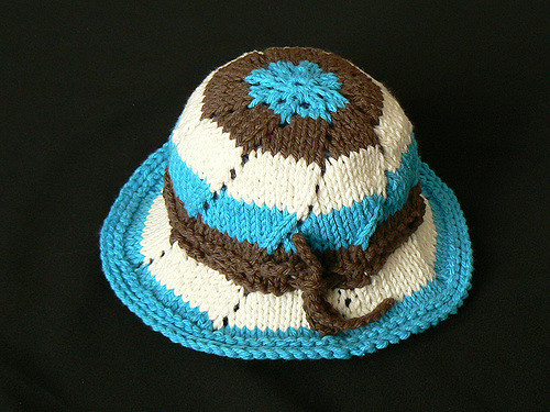 Ravelry: Pinwheel Sun Hat (10ply or Worsted version) pattern by StitchyMama