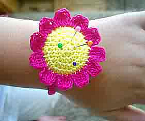 Ravelry: Flower Wrist Pincushion pattern by Vicki Peterson