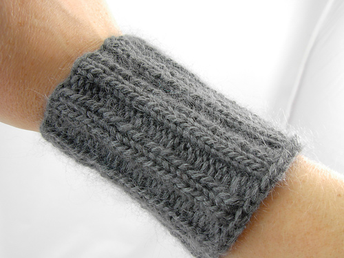 Ravelry: Super Easy Toasty Comfy Cuffs pattern by Missy Angus