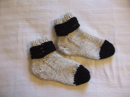 Ravelry: Scrunchy, Slouchy Slipper Socks (knit) pattern by Lion Brand Yarn