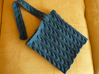 Ravelry: Cable Bag - LM0283 pattern by Gayle Bunn