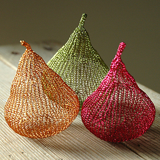 Ravelry: Exquisite pears made of metal wire using a crochet hook ...