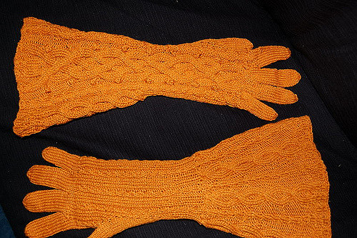 Ravelry: #23 Gauntlet Gloves & Toque: Gloves pattern by Deborah Newton